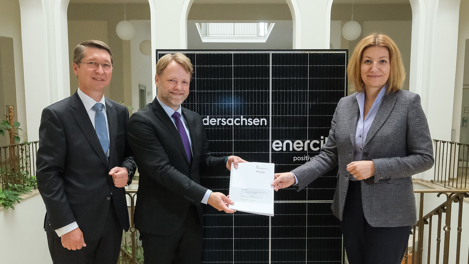 Solaroffensive geht weiter: Land schließt Vertrag für 355.000 ...