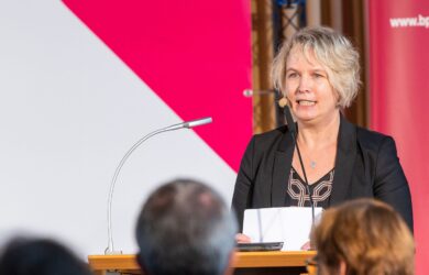 Landeszentrale vor Neuaufstellung: Direktorin Ulrika Engler scheidet ...