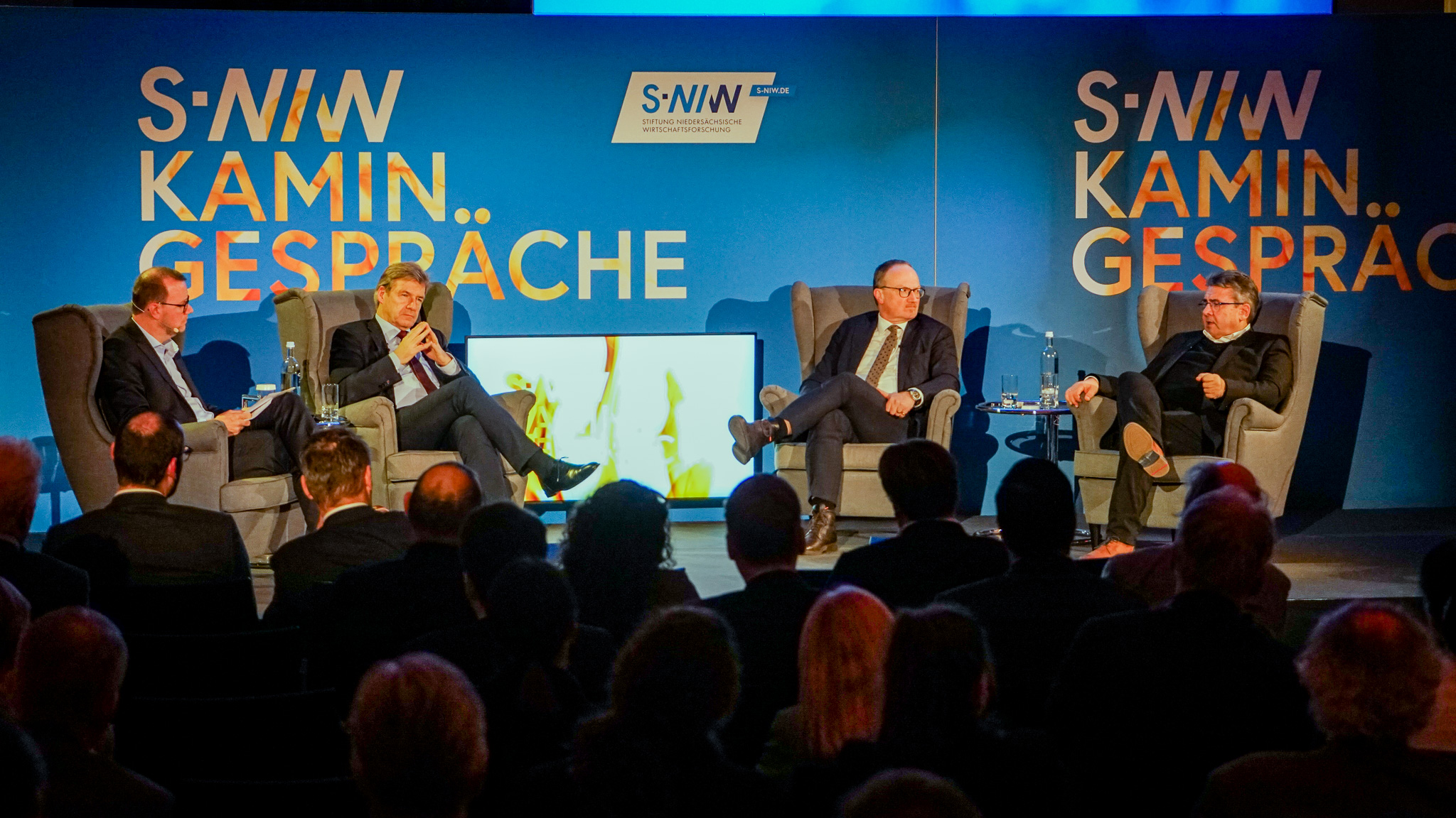 Sigmar Gabriel, Lars Feld und Volker Schmidt rechnen mit aktuellen ...