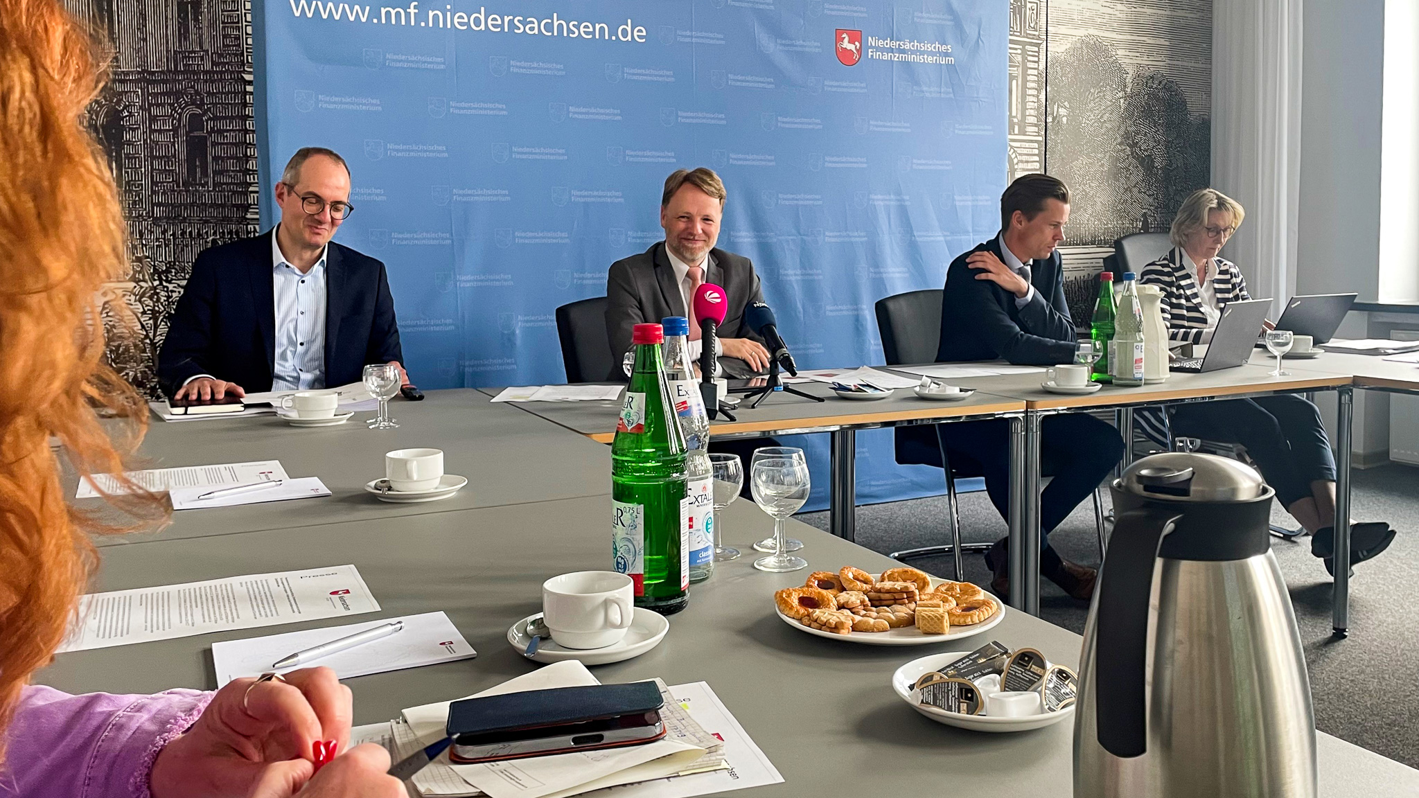 Heere sieht Steuerschätzung kritisch – Erhöhung der Lehrer-Gehälter ...